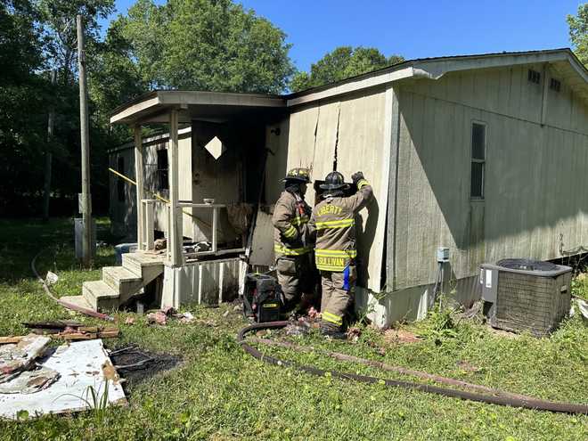 Liberty County: Family of four escape house fire in Midway