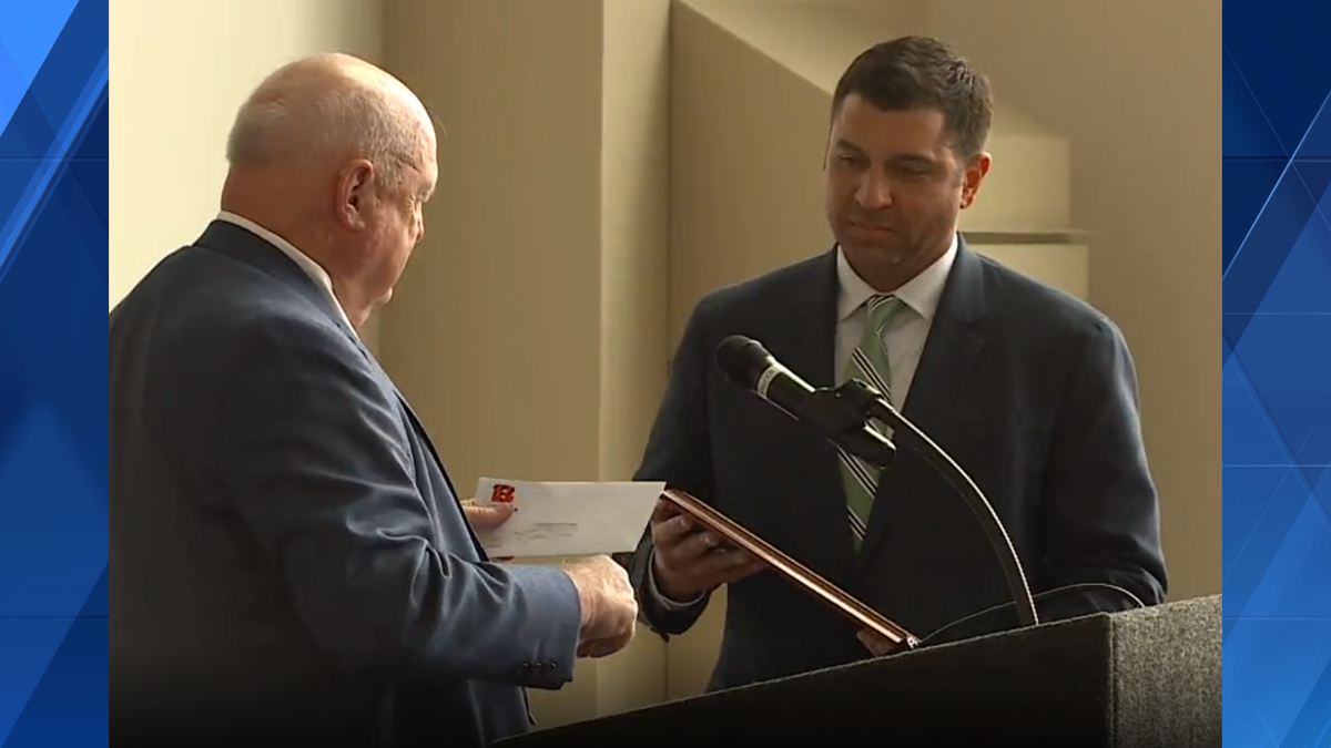 McNicholas High School football coach receives Paul Brown Coaching Award