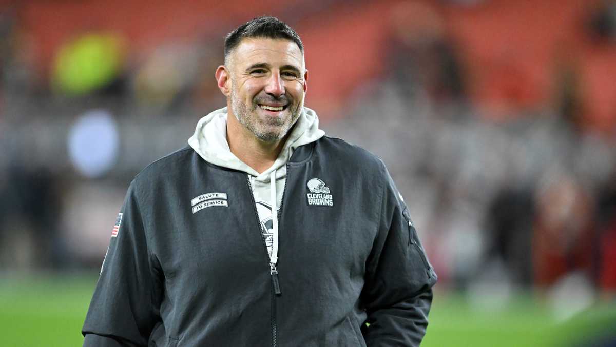New England Patriots announce Mike Vrabel as new head coach
