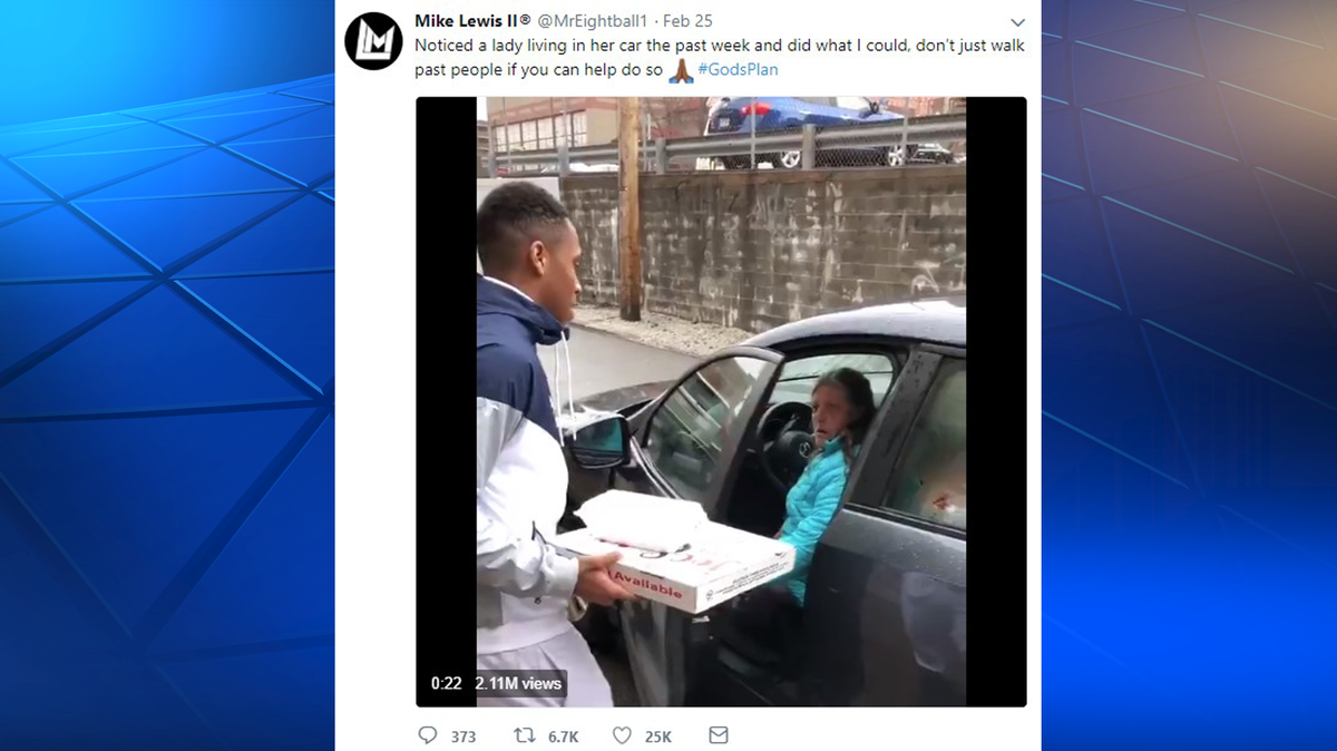Duquesne University basketball player's act of kindness goes viral on ...