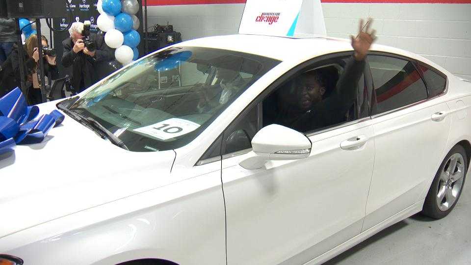 Veterans receive free cars from Vehicles for Change