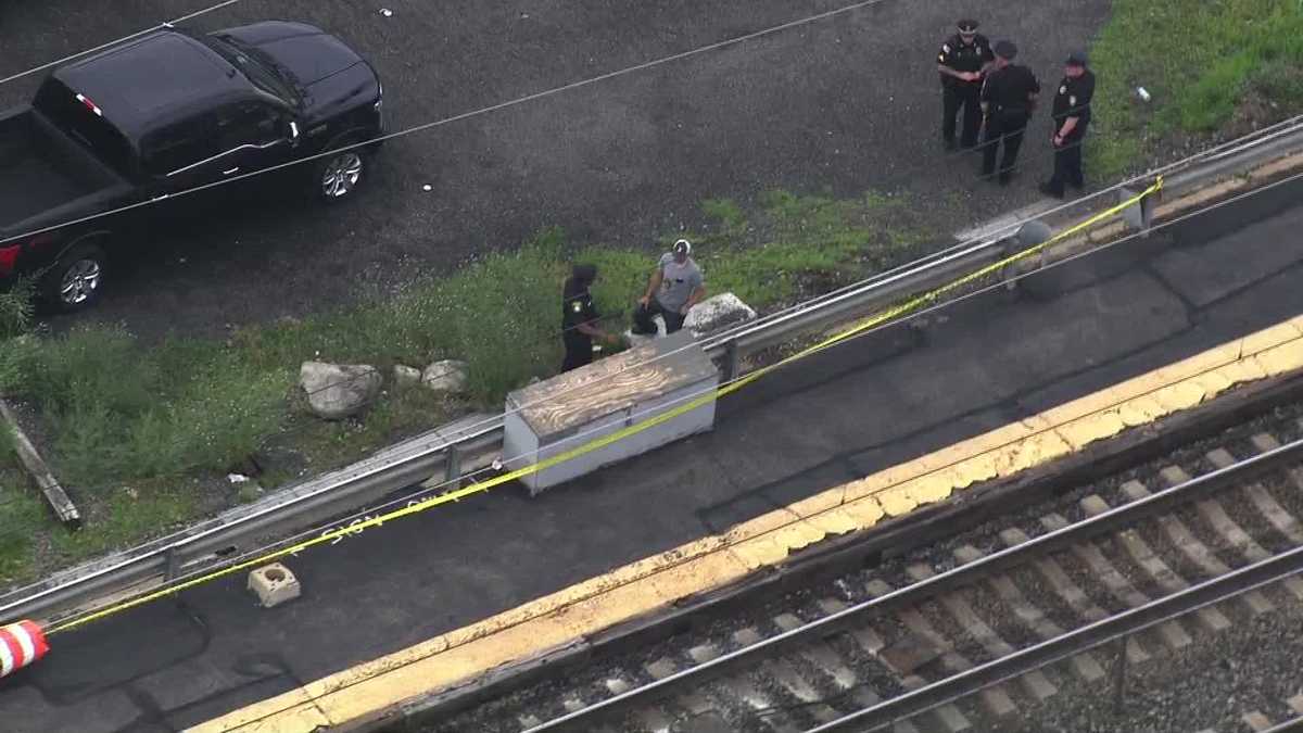 Man loses part of hand in Mansfield train station firecracker incident