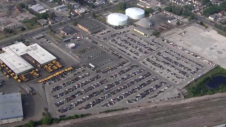 Body found in impounded vehicle at Milwaukee tow lot