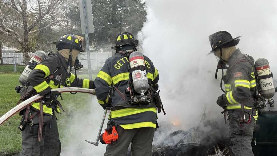 Minivan bursts into flames in Adams County, Pa.
