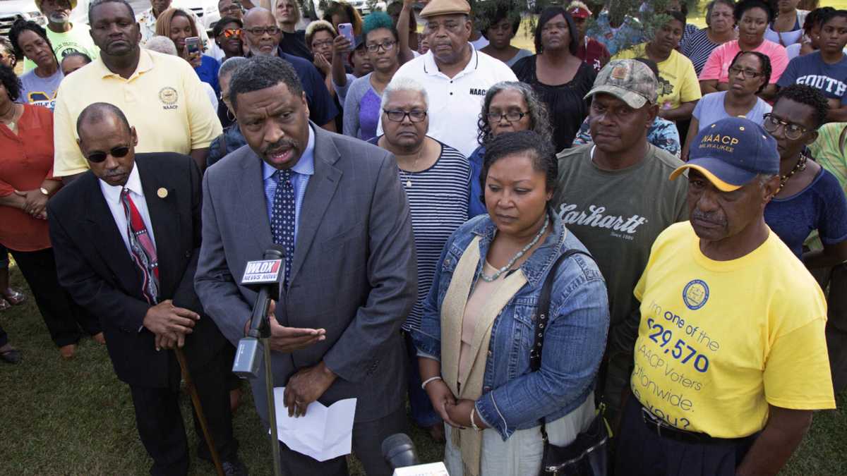 Noose incident at Mississippi school under investigation