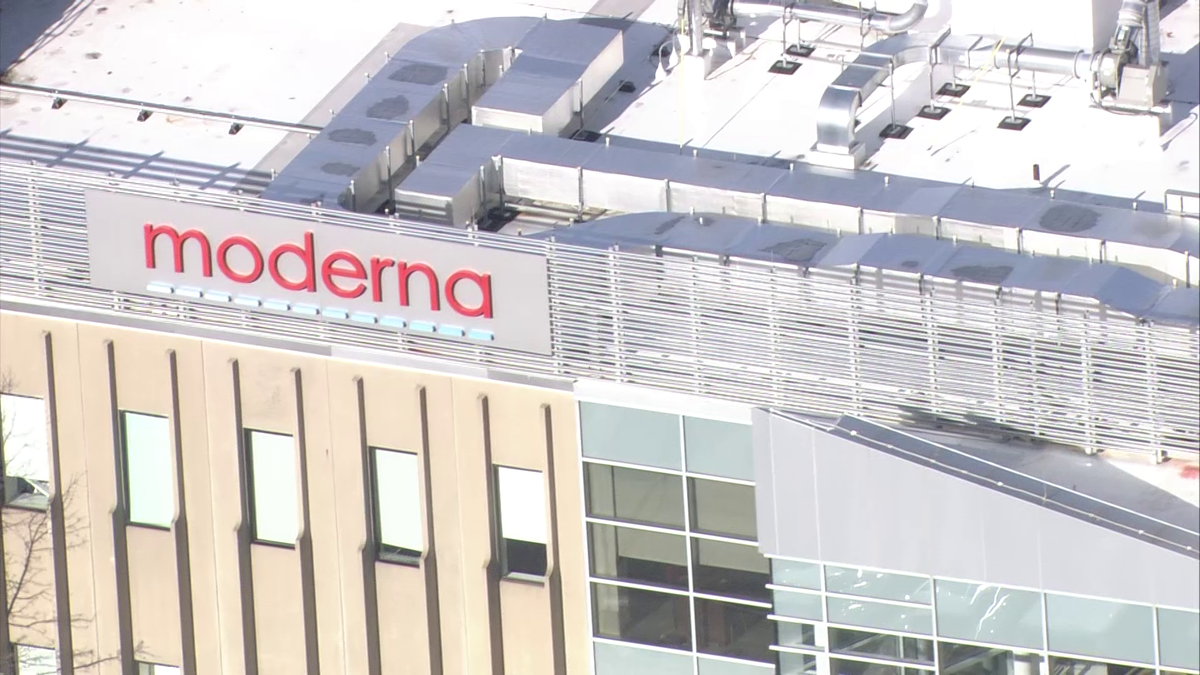 Omicron mutations a 'worst-case scenario' says Moderna president