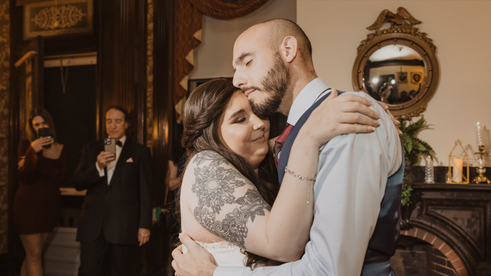 5 for Good: Local woman donates wedding to deserving couple