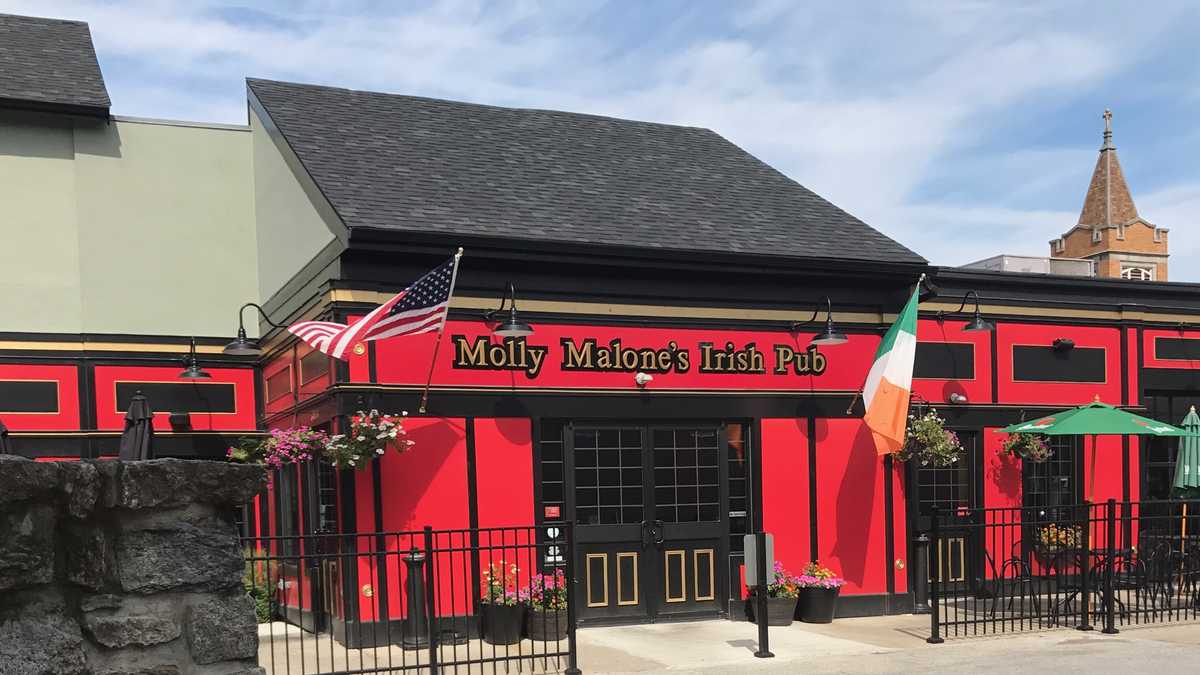 How did an employee's body end up in a Pleasant Ridge pub's cooler?