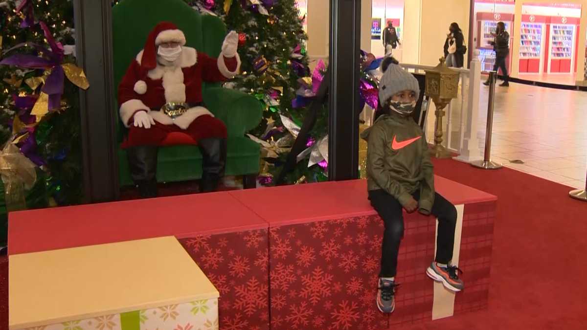 Photos with Santa will be different during coronavirus pandemic