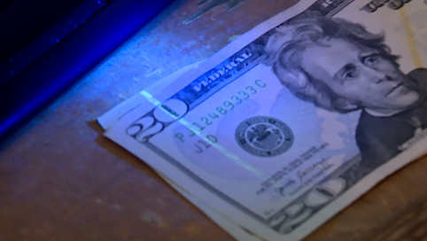 Florida police warning of counterfeit money; Restaurants taking precautions