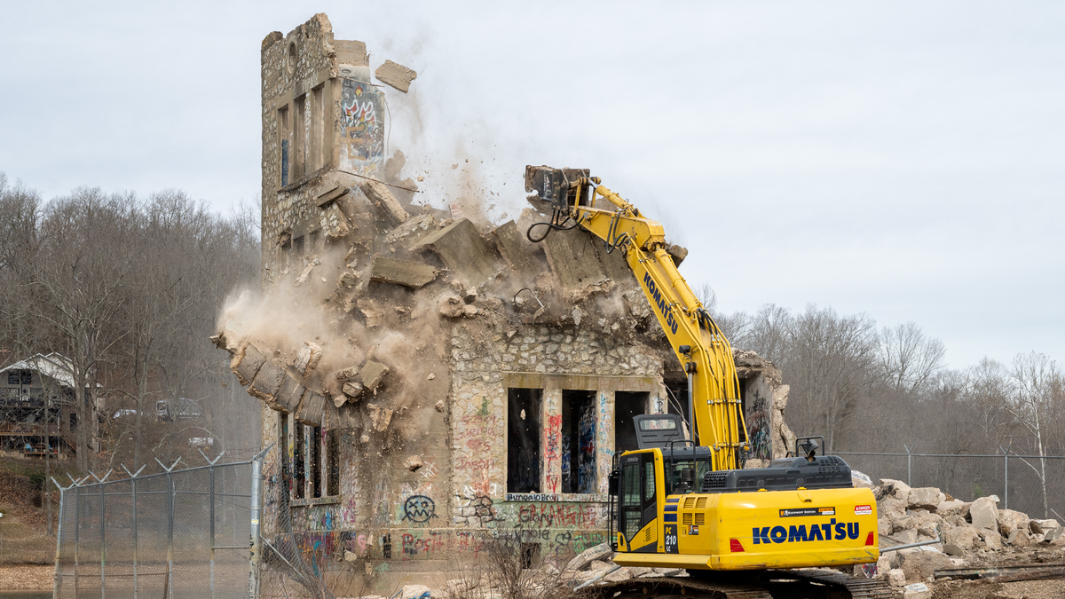 Beaver Lake's historic ruins are being demolished