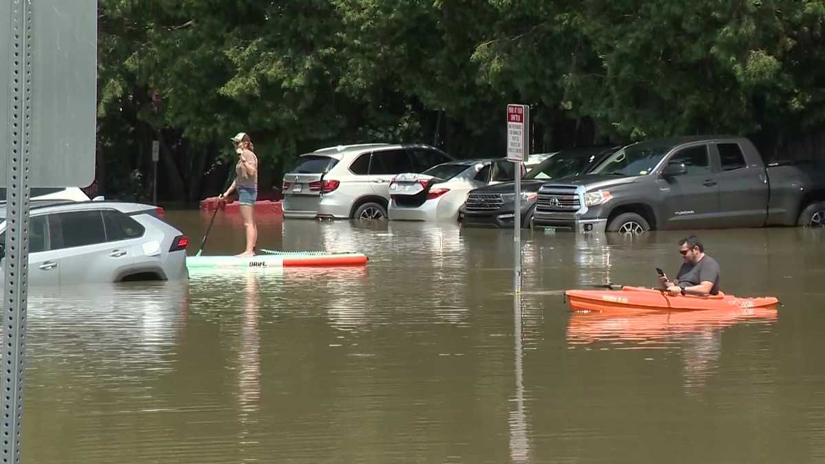 Canoes replace cars in Vermont's capital after historic flood