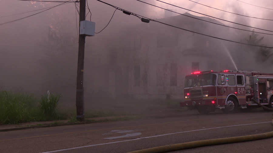 Jackson firefighters investigate vacant building fire on Monument Street