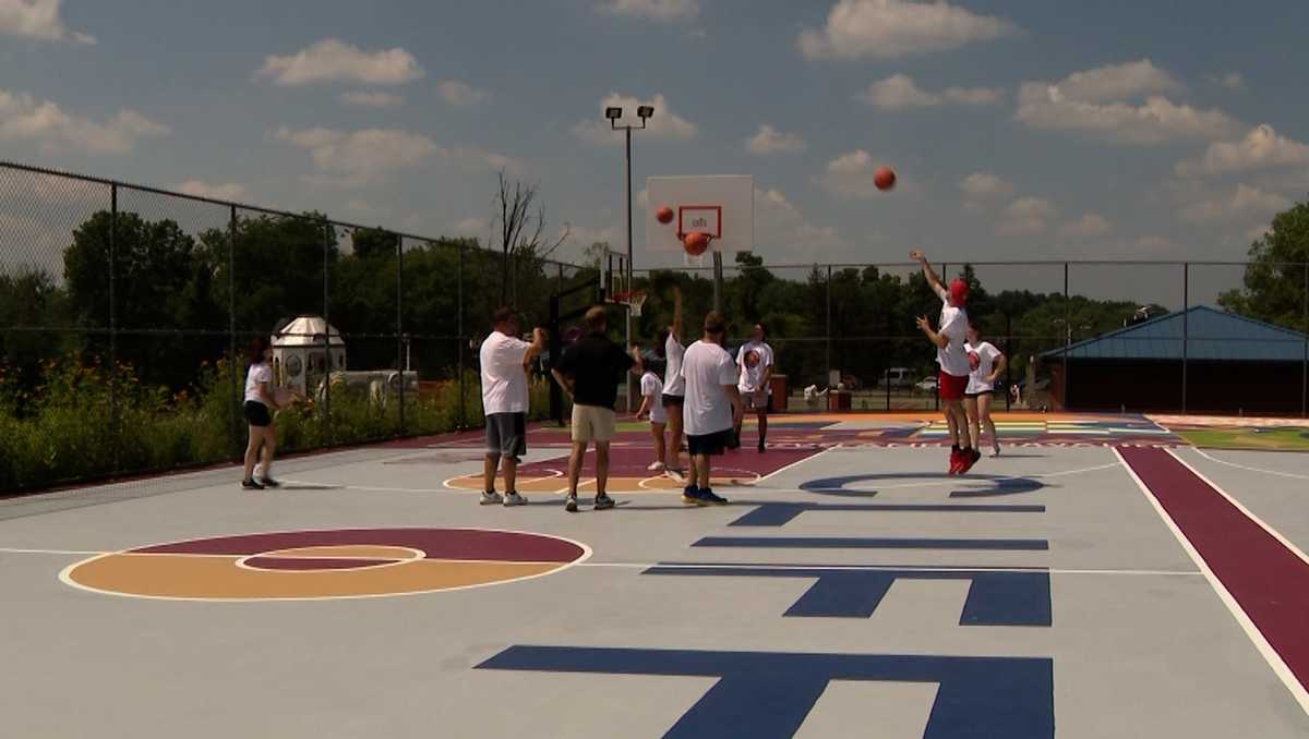 Cleveland Cavaliers basketball court opens in Moon Township
