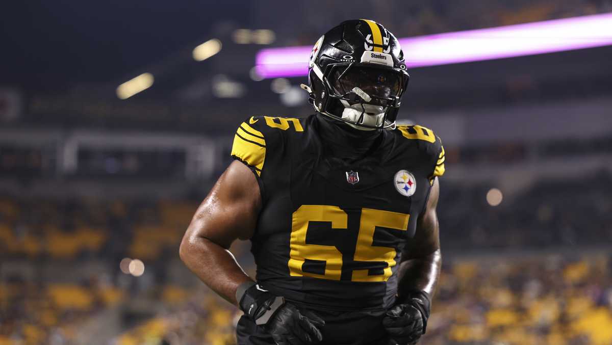 Steelers tackle Dan Moore to sign with Tennessee Titans