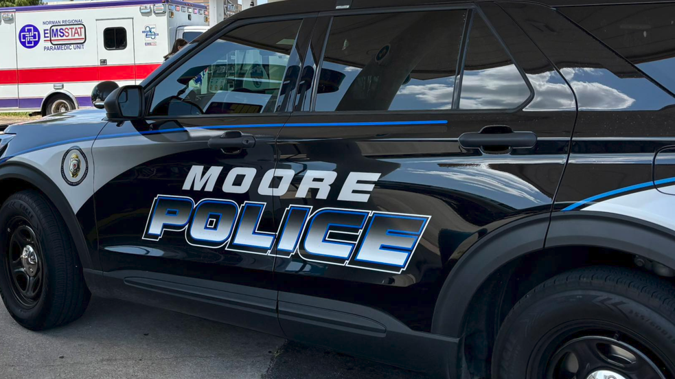 Moore police investigating after man dies, vehicle stolen