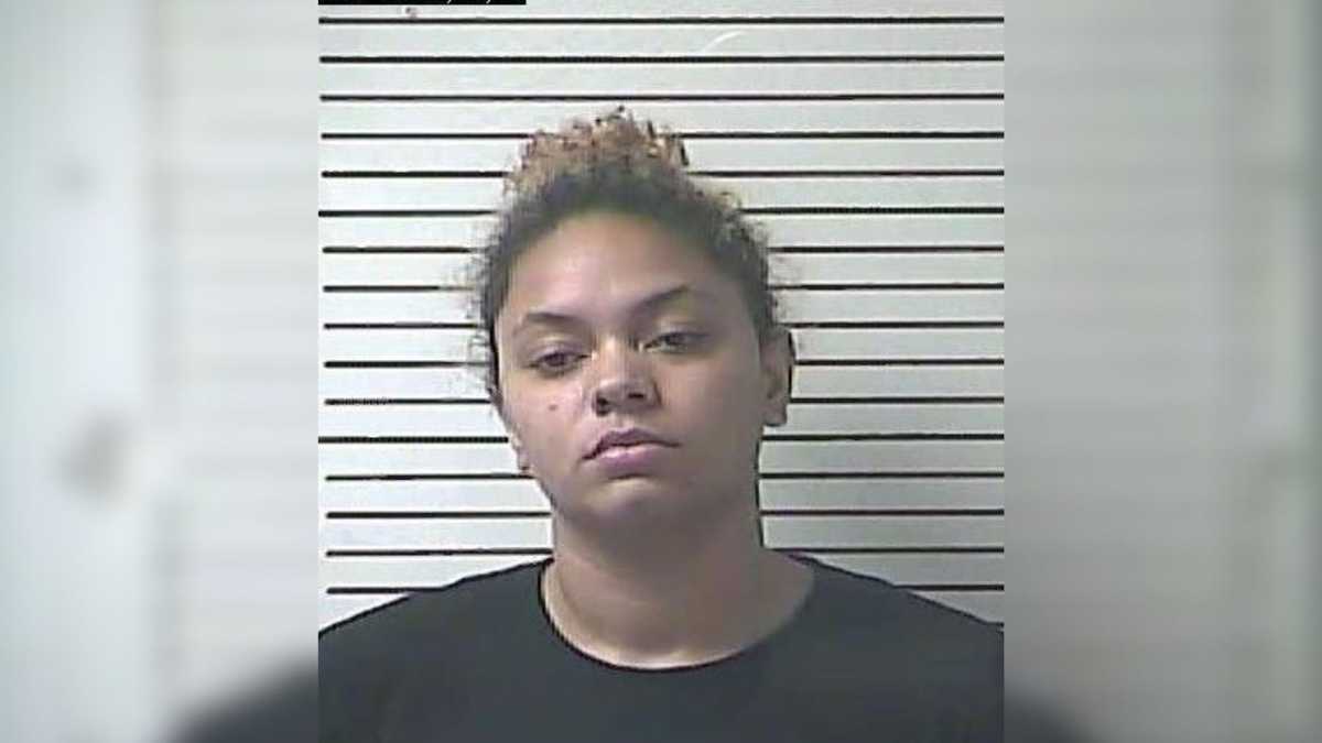 Radcliff woman arrested after dead dogs found in home