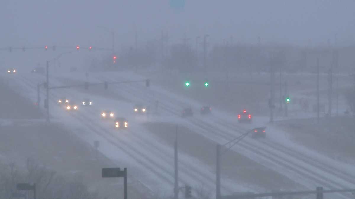 Ice, snow, and wind make for difficult morning commute