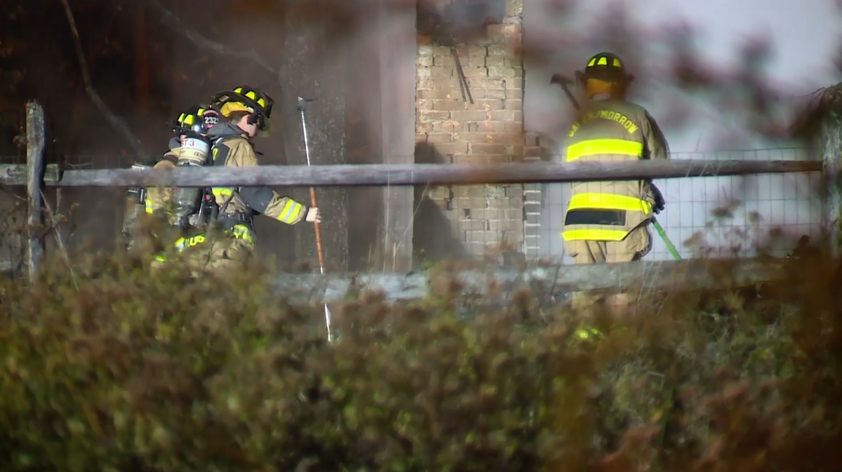 No injuries reported after overnight Warren County house fire