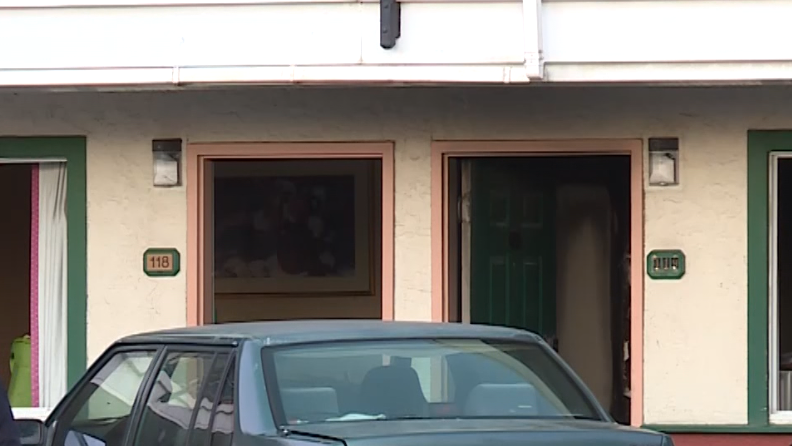 Fire destroys Salinas motel room