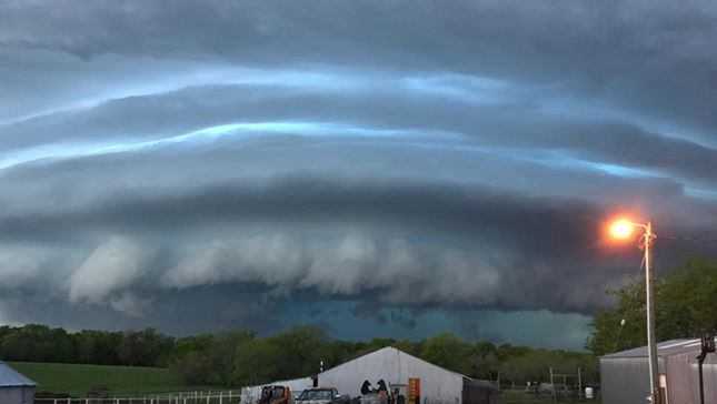 SCARY CLOUDS: Monday’s severe storms create frightening looking clouds ...