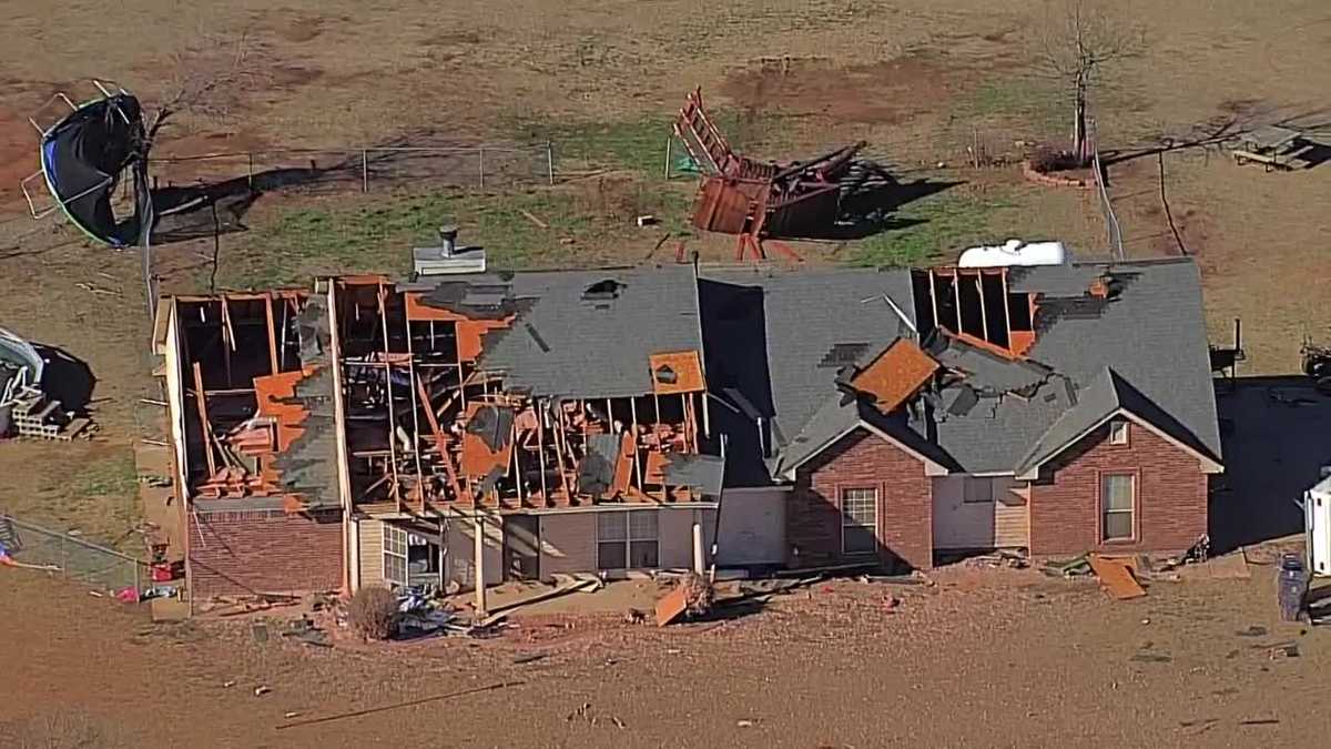 Oklahoma Tornado Damage: Sky 5 surveys damage following storms