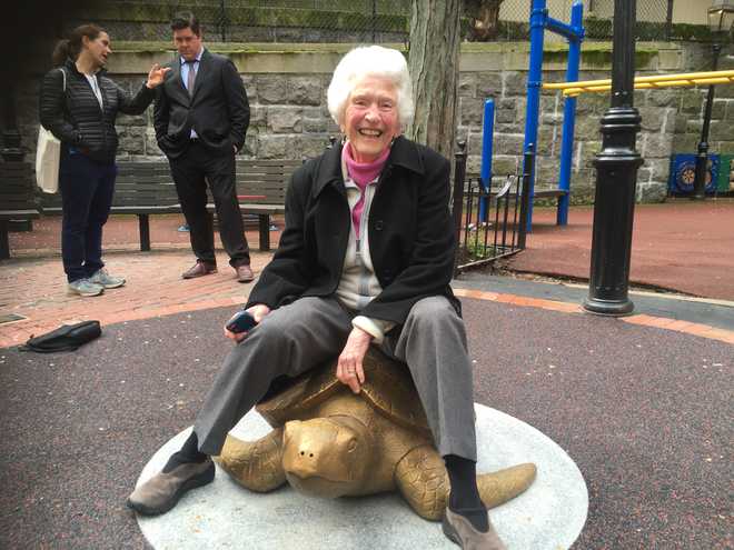 Woman behind 'Make Way for Ducklings' unveils new 'Myrtle the Turtle ...