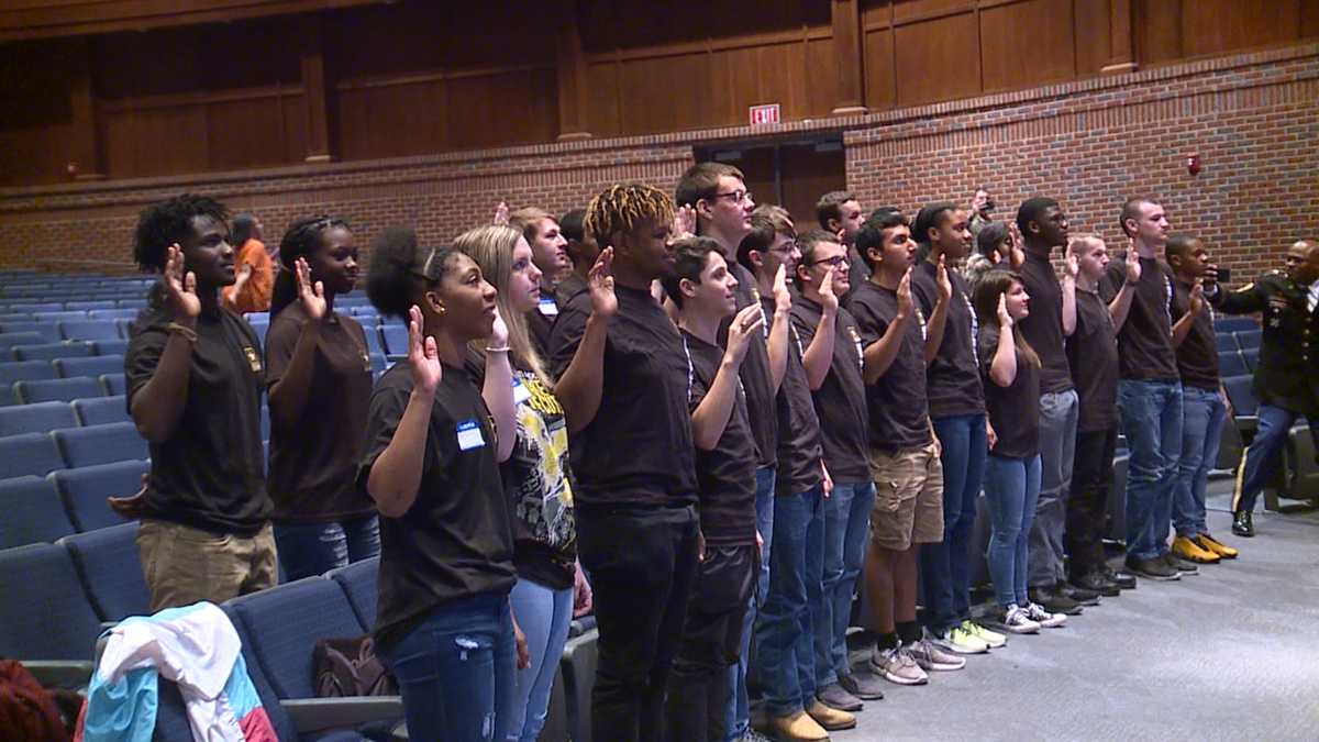 US Army hosts unique enlistment ceremony at Statesboro High
