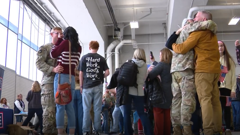 Iowa National Guard soldiers return to Des Moines after 10-month deployment