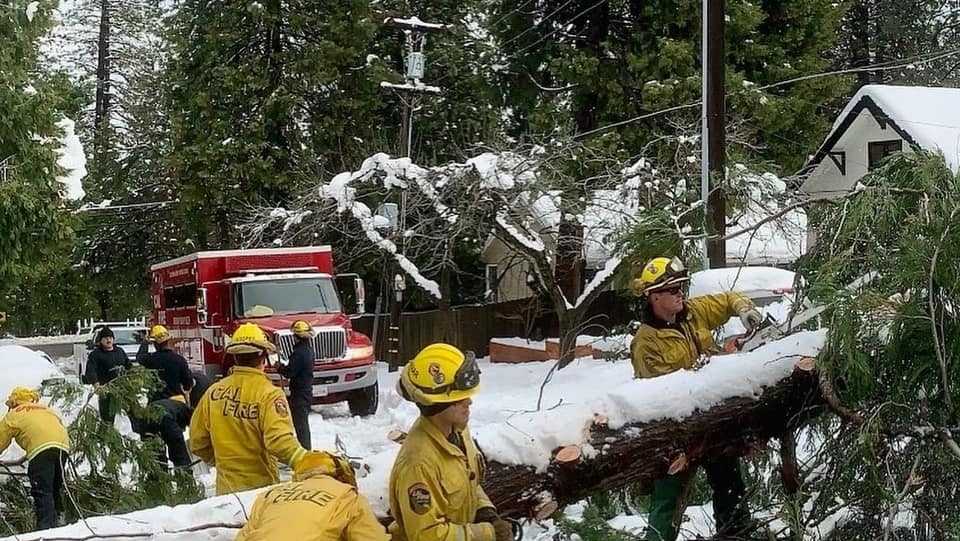 PG&E says it’s making every effort to turn the lights back on after ...