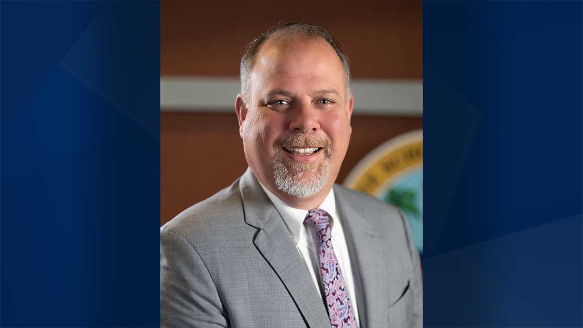 Lee County superintendent Christopher Bernier steps down