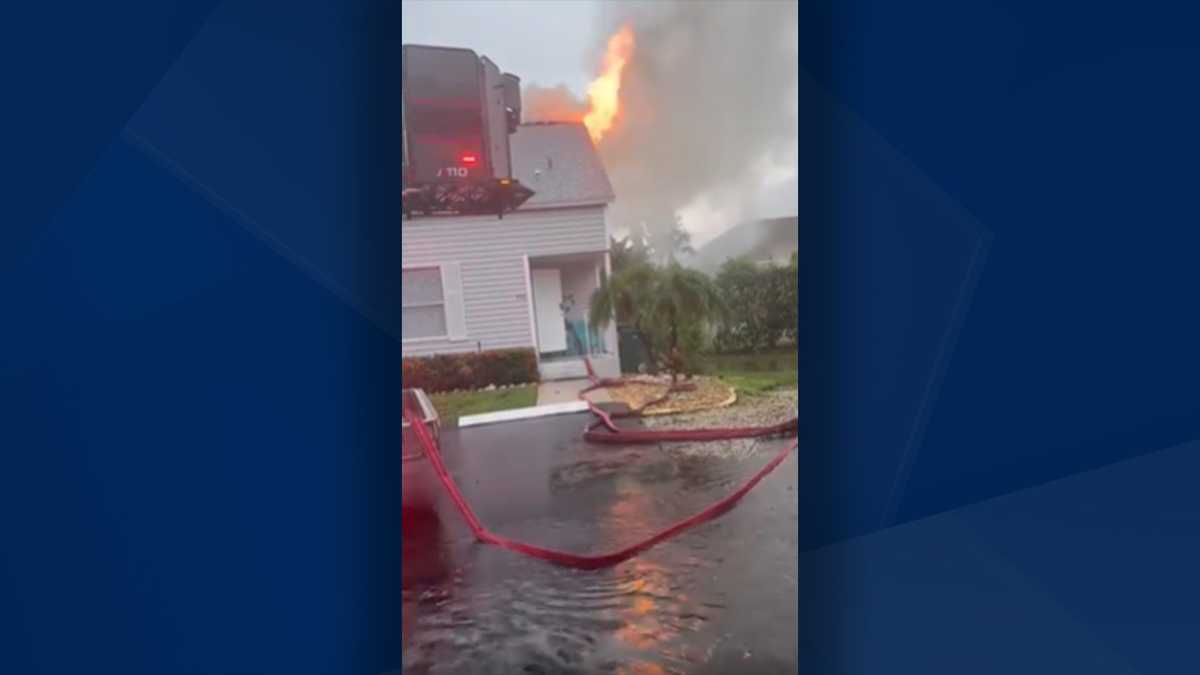 Lightning suspected to be cause of duplex fire on Marco Island