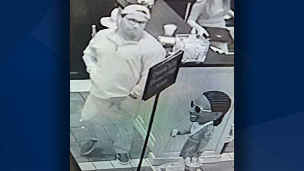 Suspect caught on video stealing Snoop Dogg bobblehead figurine from ...