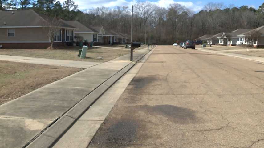 Residents in Jackson neighborhood woke up to no water