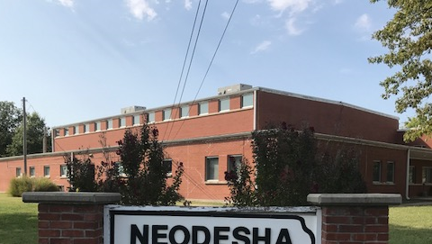 Kansas town hopes free tuition plan attracts new residents