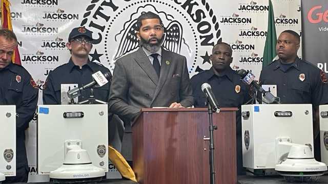 25 new blue light cameras will take JPD into 21st century, mayor says