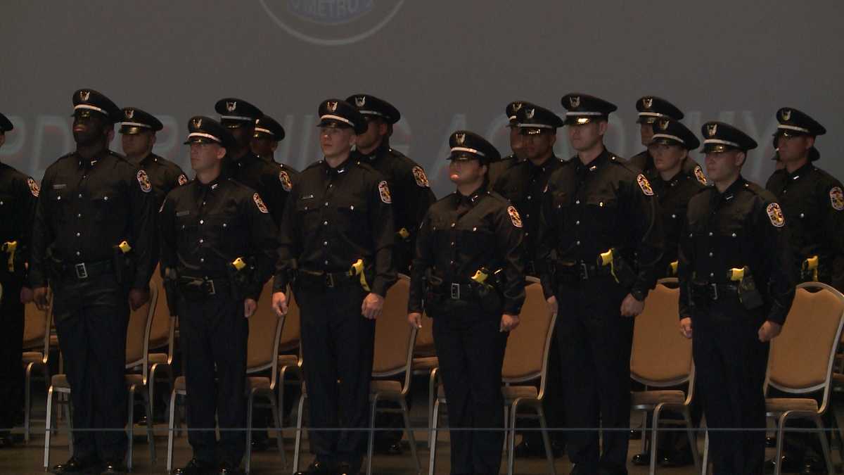 41 recruits join LMPD force