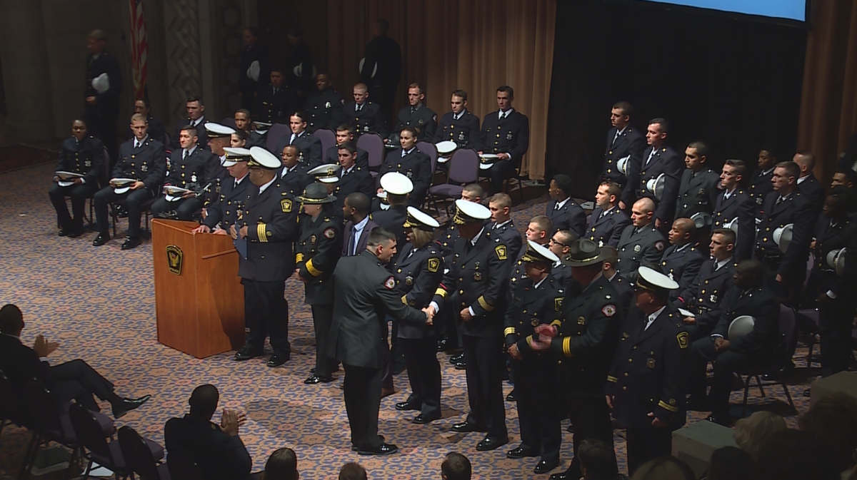 48 new police officers to hit Cincinnati streets as efforts increase to ...