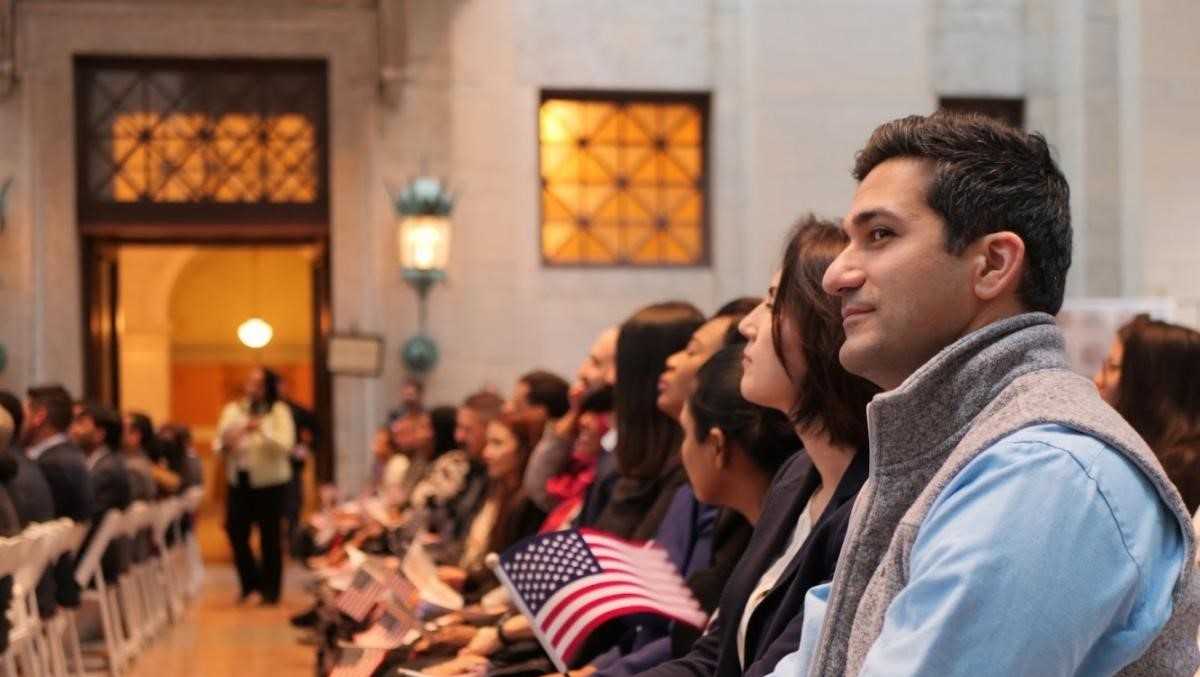 More than 200 people become US citizens at naturalization ceremony at ...