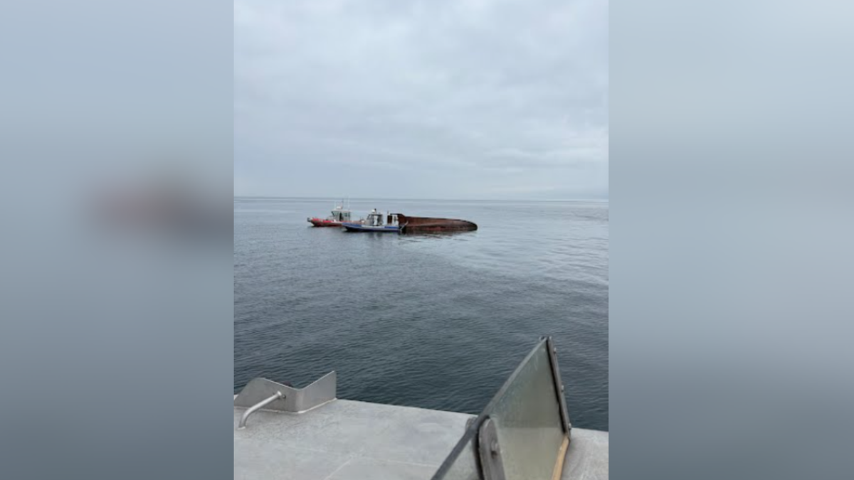 Coast Guard responds to report of overturned vessel off Cape Cod