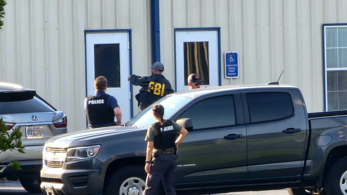 Georgia: FBI agents raid Hinesville church