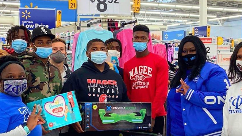 Mississippi NFL players give back to families in their hometowns