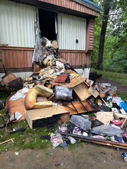 Bullitt County mobile home fire put out by crews