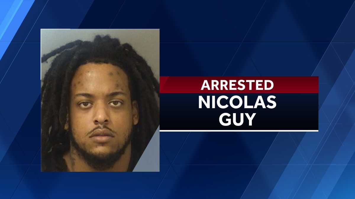 Riviera Beach man arrested for assault on girlfriend