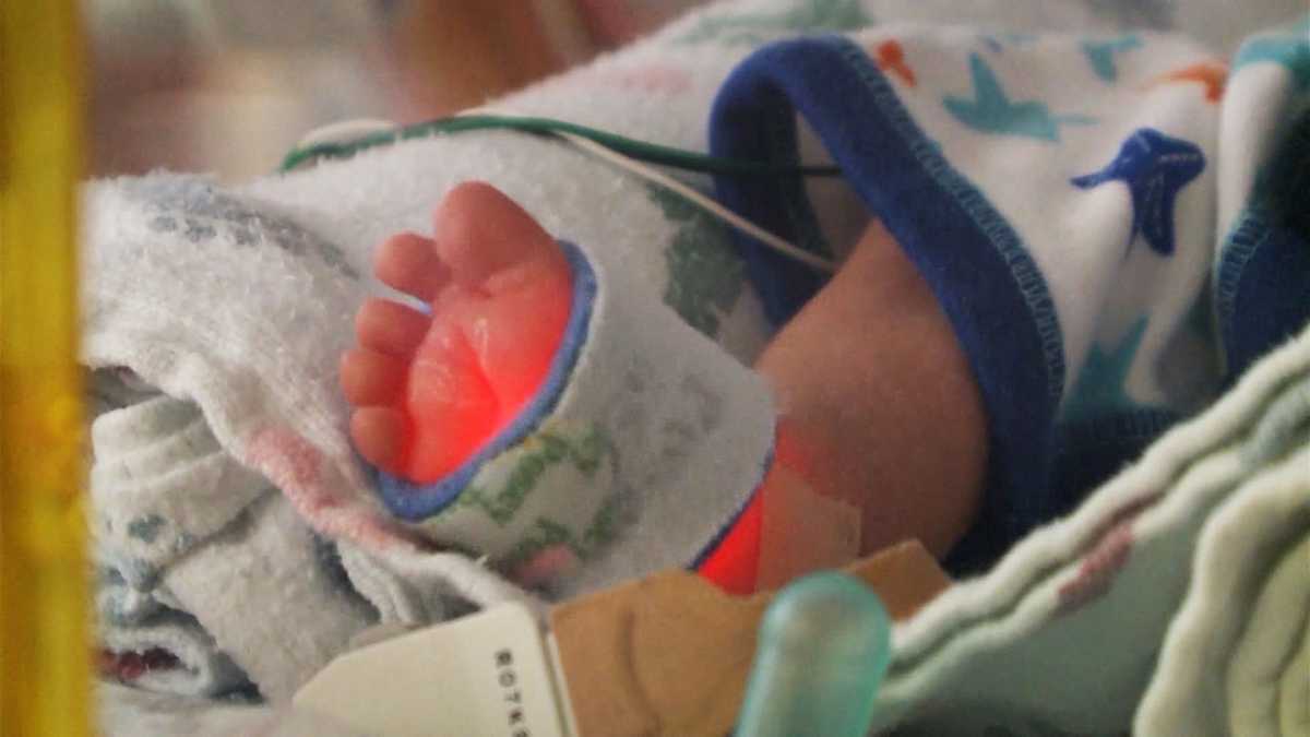 How doctors, volunteers help babies born with drug dependency