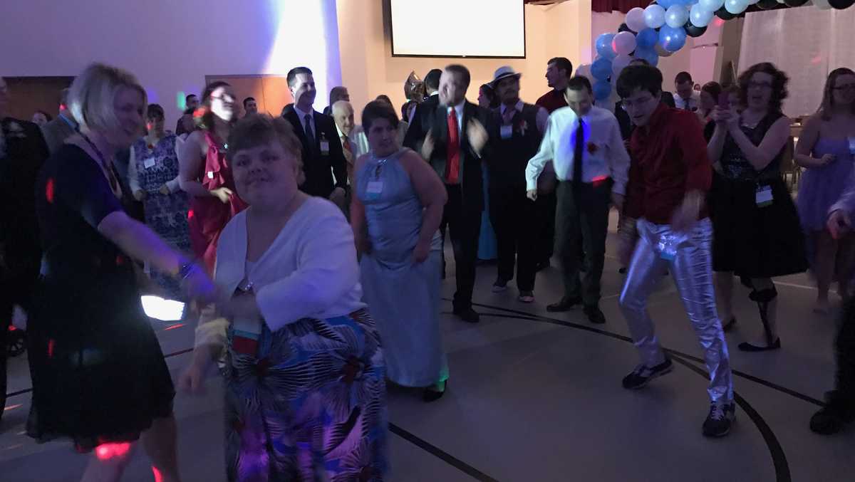 Spencer County church hosts 'Night to Shine' prom for people with ...