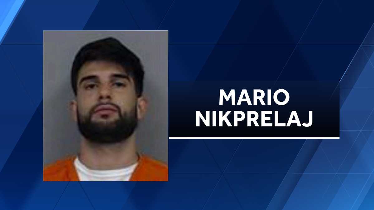 Nebraska man allegedly threatened flight attendant, attempted to open ...