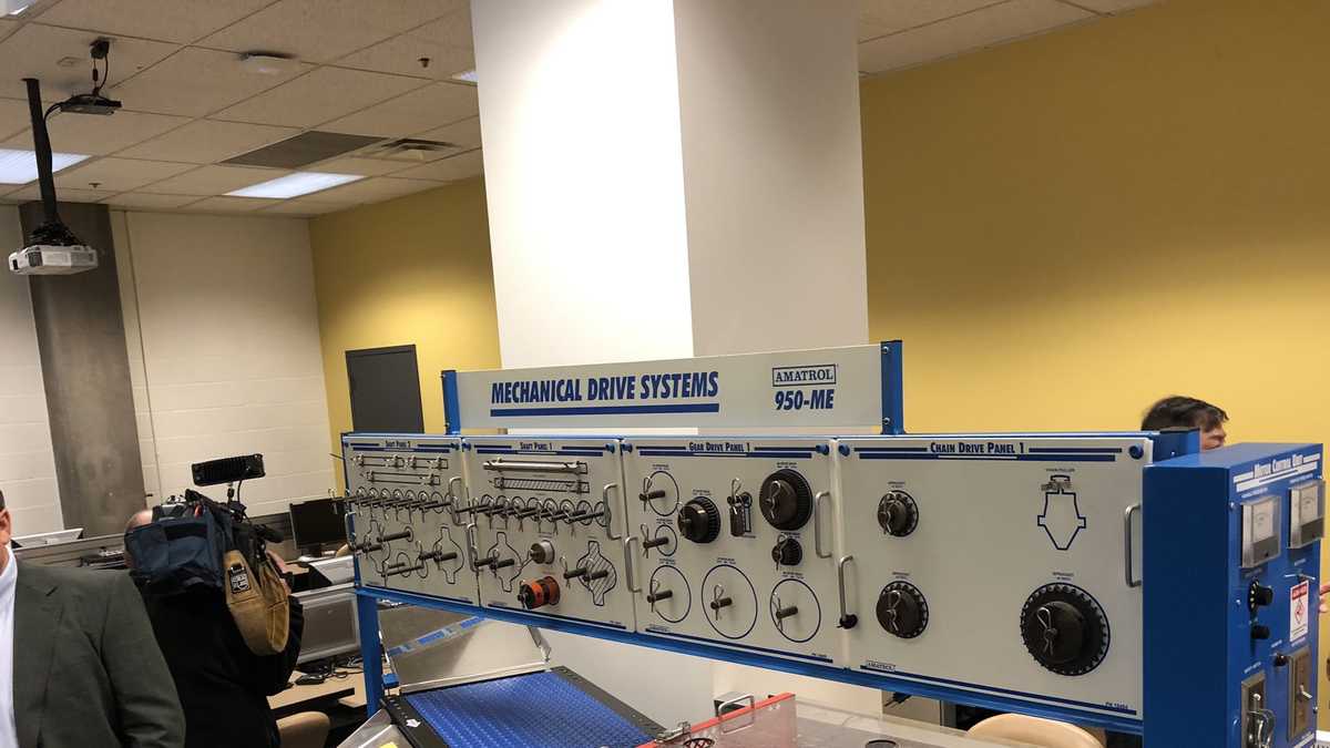 NKU cuts ribbon on new high-tech lab