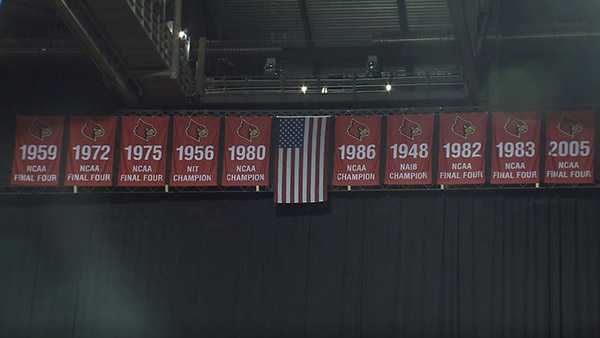 Louisville to hang banner recognizing 2013 basketball team