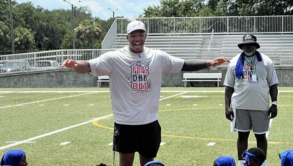 Super Bowl champion Nolan Smith Jr. hosts annual youth football camp in ...
